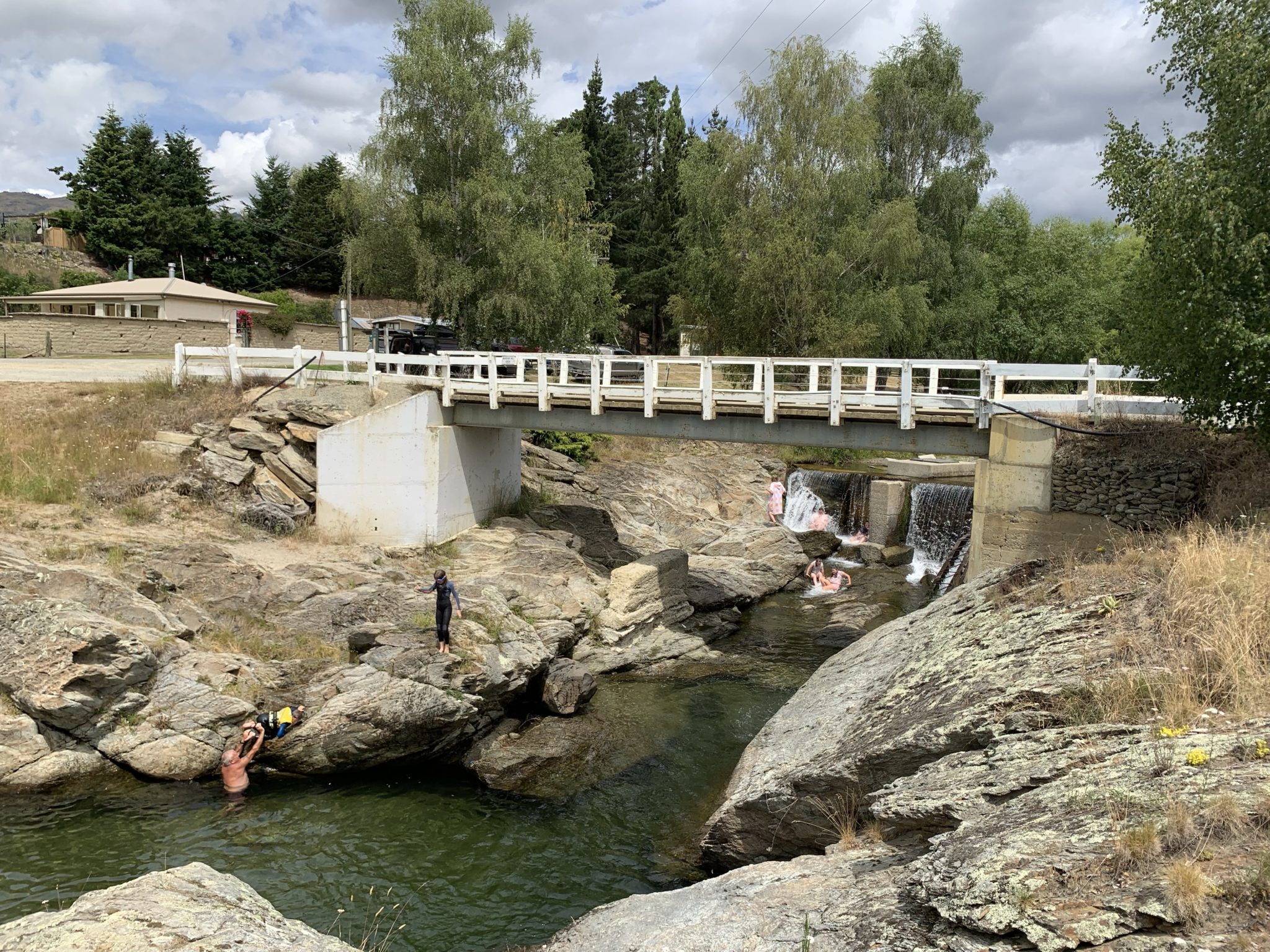 Dyke’s Dam (Sowburn Walkway), Patearoa, CENTRAL OTAGO – Moo and Moochelle